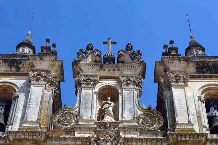 Mosteiros de Alcobaça e Batalha: Visita Guiada Privada - GoLeiria